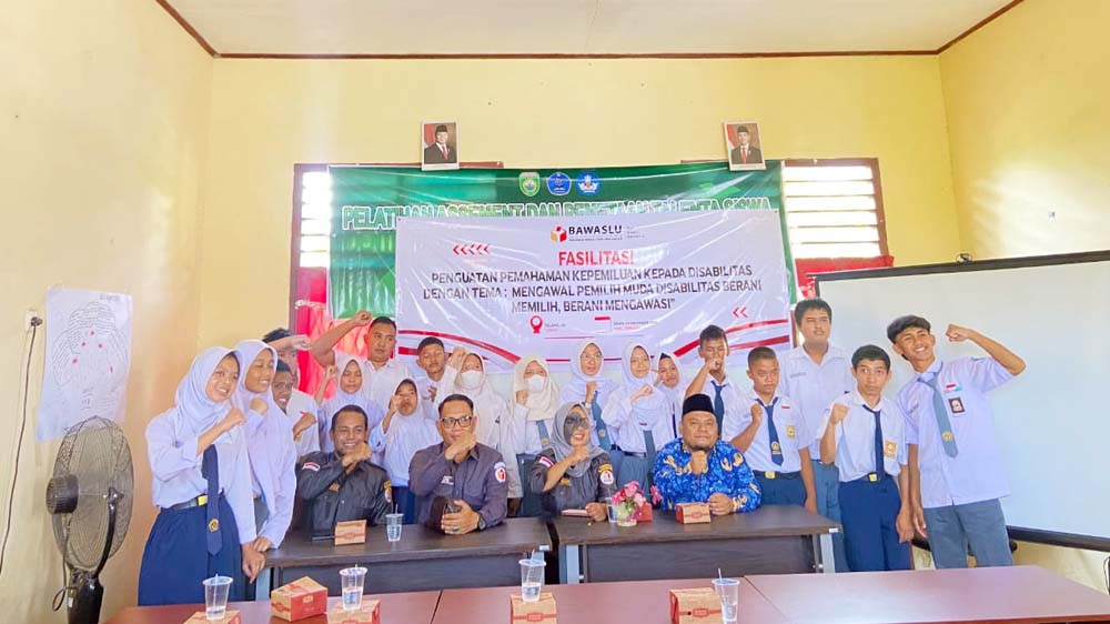 Datangi SLB di Talang Kerangan, Bawaslu PALI Ajak Pemilih Pemula ...
